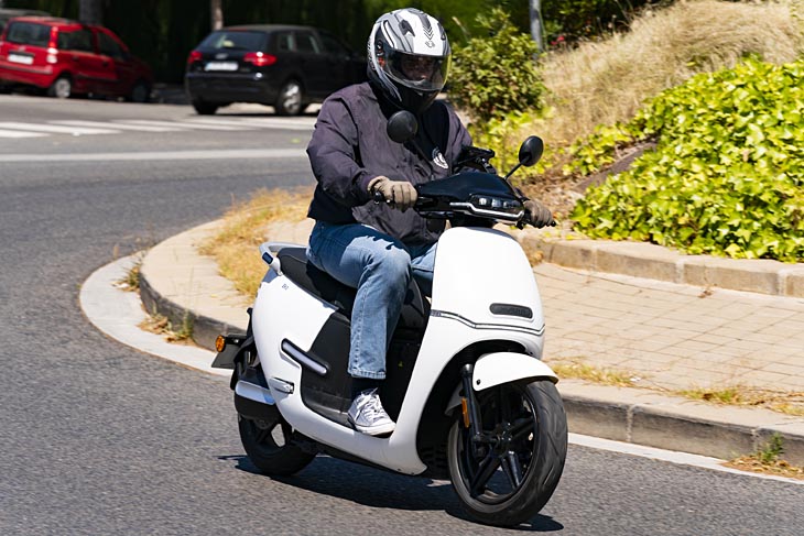 Horwin EK3 (Primera prueba) - MotorMundial