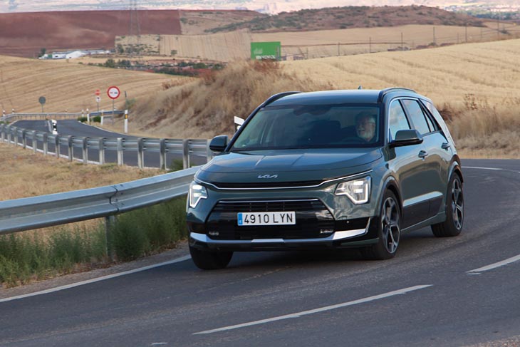 Prueba: Kia Niro HEV 141 CV Emotion 2022 - MotorMundial